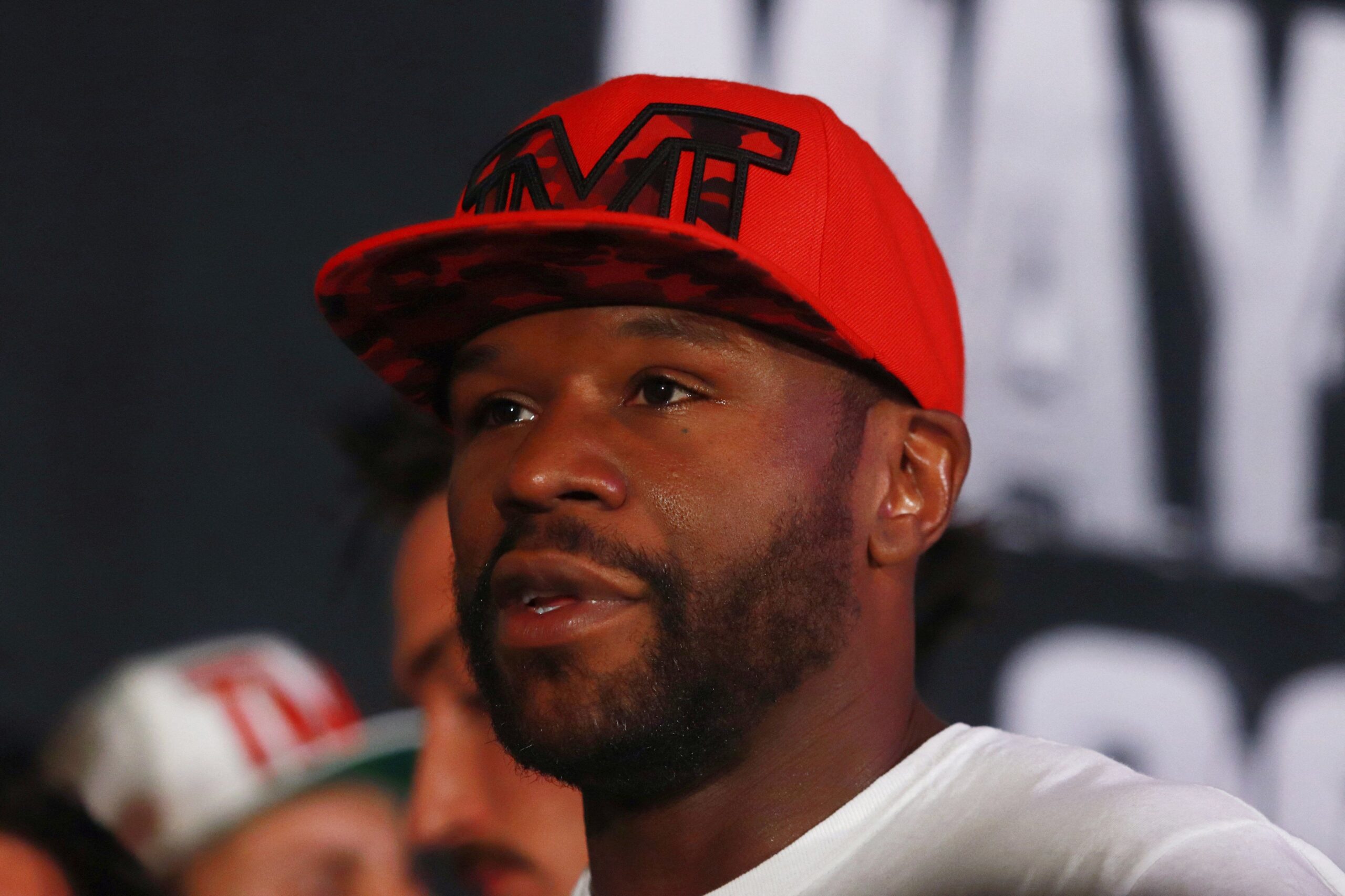 Floyd Mayweather Hit With Felony Charges In Vegas Over Bad Check